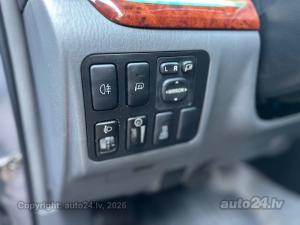 Pelēks Toyota Land Cruiser 2004 Tallina, ar dzinēja tilpumu 3.00 L un nobraukumu 323 tūkst. km par 5999 €, foto 23 vietnē AUTOMOTO.COM.LV
