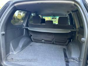 Pelēks Toyota Land Cruiser 2004 Tallina, ar dzinēja tilpumu 3.00 L un nobraukumu 323 tūkst. km par 5999 €, foto 24 vietnē AUTOMOTO.COM.LV