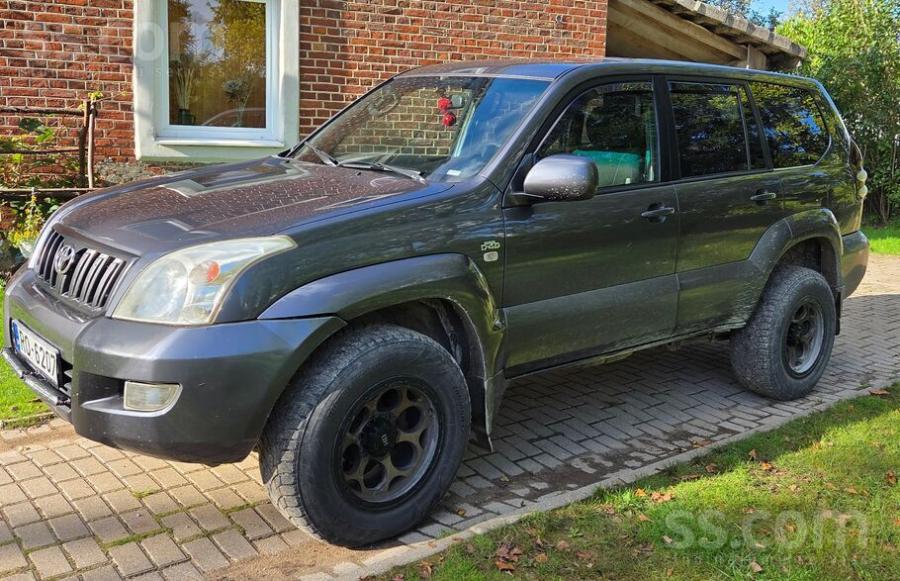 Pelēks Toyota Land Cruiser 2004 Rīga, ar dzinēja tilpumu 3.00 L un nobraukumu 328 tūkst. km par 8500 €, foto 3 vietnē AUTOMOTO.COM.LV
