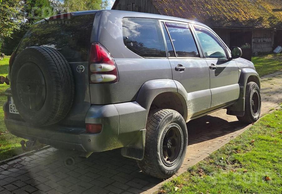 Pelēks Toyota Land Cruiser 2004 Rīga, ar dzinēja tilpumu 3.00 L un nobraukumu 328 tūkst. km par 8500 €, foto 5 vietnē AUTOMOTO.COM.LV
