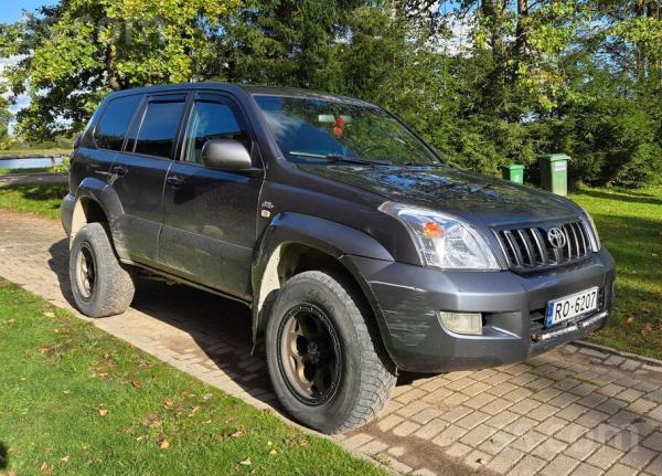 Pelēks Toyota Land Cruiser 2004 Rīga, ar dzinēja tilpumu 3.00 L un nobraukumu 328 tūkst. km par 8500 €, foto 6 vietnē AUTOMOTO.COM.LV