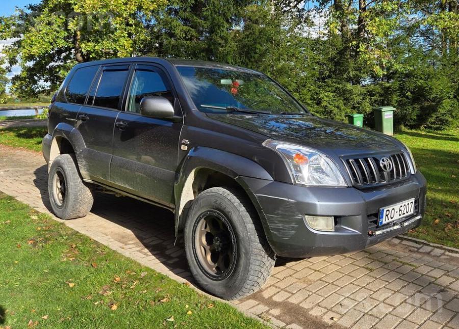 Pelēks Toyota Land Cruiser 2004 Rīga, ar dzinēja tilpumu 3.00 L un nobraukumu 328 tūkst. km par 8500 €, foto 6 vietnē AUTOMOTO.COM.LV