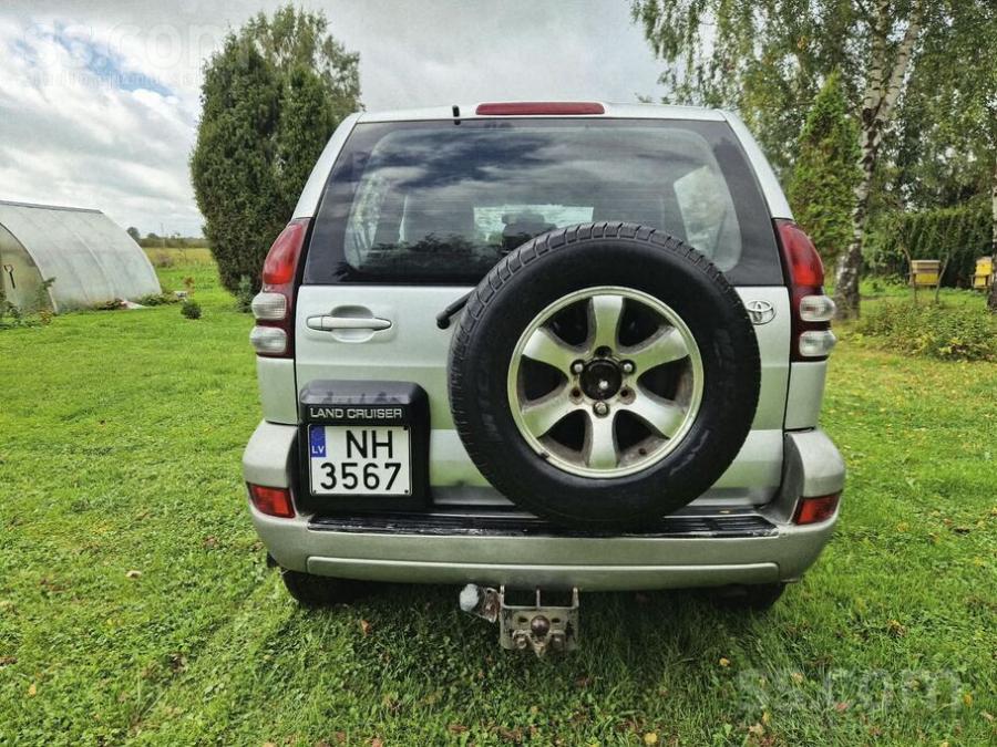 Pelēks Toyota Land Cruiser 2004 Rīga, ar dzinēja tilpumu 3.00 L un nobraukumu 268 tūkst. km par 6800 €, foto 5 vietnē AUTOMOTO.COM.LV