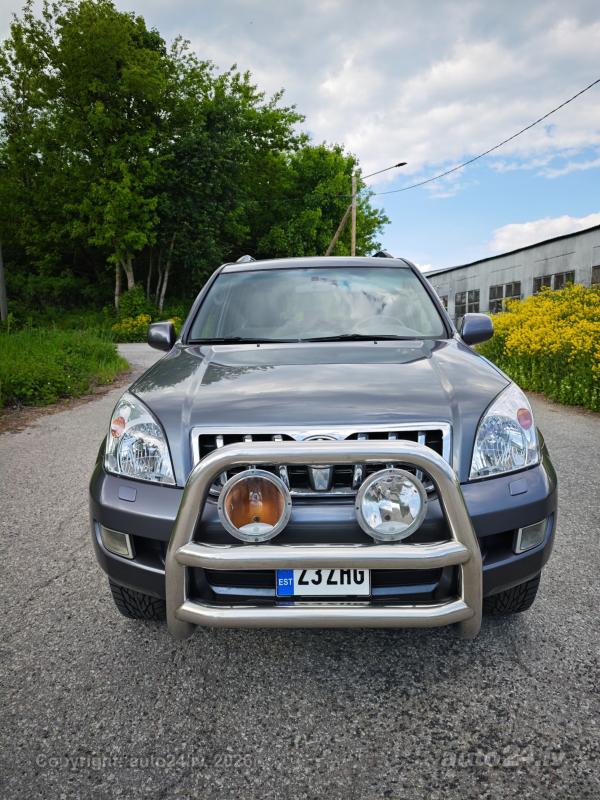 Grey Toyota Land Cruiser 2005 in Tallinn, with an engine capacity of 3.00 L and mileage of 370 thousand km for 8499 €, photo 9 on AUTOMOTO.COM.LV