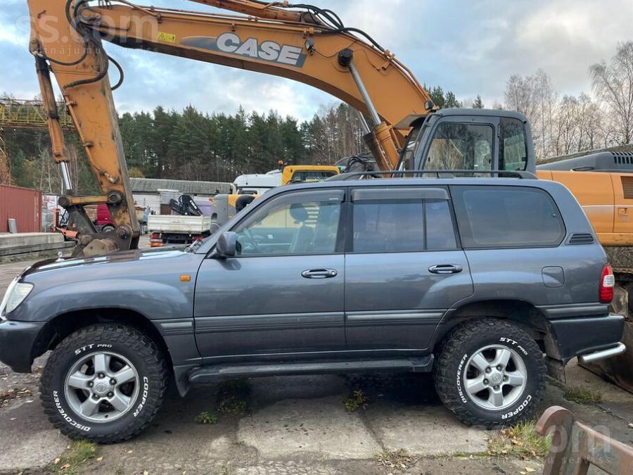 Pelēks Toyota Land Cruiser 2005 Rīga, ar dzinēja tilpumu 4.20 L un nobraukumu 0 tūkst. km par 21500 €, foto 1 vietnē AUTOMOTO.COM.LV