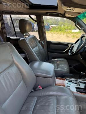 Pelēks Toyota Land Cruiser 2005 Rīga, ar dzinēja tilpumu 4.20 L un nobraukumu 0 tūkst. km par 21500 €, foto 7 vietnē AUTOMOTO.COM.LV