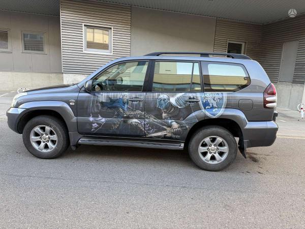Pelēks Toyota Land Cruiser 2005 Viļņa, ar dzinēja tilpumu 2.98 L un nobraukumu 235 tūkst. km par 6900 €, foto 9 vietnē AUTOMOTO.COM.LV