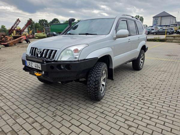 Pelēks Toyota Land Cruiser 2005 Tauragė, ar dzinēja tilpumu 2.98 L un nobraukumu 416 tūkst. km par 9000 €, foto 1 vietnē AUTOMOTO.COM.LV