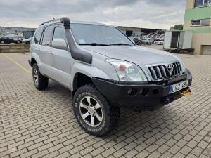 Pelēks Toyota Land Cruiser 2005 Tauragė, ar dzinēja tilpumu 2.98 L un nobraukumu 416 tūkst. km par 9000 €, foto 4 vietnē AUTOMOTO.COM.LV