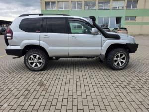 Pelēks Toyota Land Cruiser 2005 Tauragė, ar dzinēja tilpumu 2.98 L un nobraukumu 416 tūkst. km par 9000 €, foto 5 vietnē AUTOMOTO.COM.LV