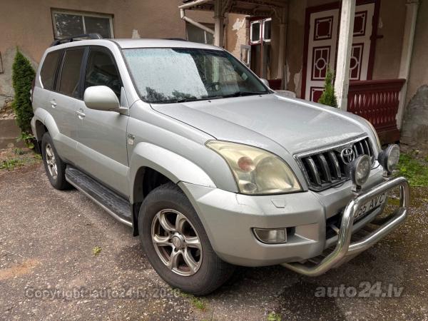 Pelēks Toyota Land Cruiser 2005 Rapla, ar dzinēja tilpumu 3.00 L un nobraukumu 398 tūkst. km par 5800 €, foto 2 vietnē AUTOMOTO.COM.LV