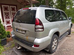 Grey Toyota Land Cruiser 2005 in Rapla, with an engine capacity of 3.00 L and mileage of 398 thousand km for 5800 €, photo 4 on AUTOMOTO.COM.LV