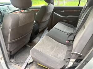 Grey Toyota Land Cruiser 2005 in Rapla, with an engine capacity of 3.00 L and mileage of 398 thousand km for 5800 €, photo 8 on AUTOMOTO.COM.LV