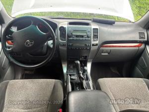 Grey Toyota Land Cruiser 2005 in Rapla, with an engine capacity of 3.00 L and mileage of 398 thousand km for 5800 €, photo 9 on AUTOMOTO.COM.LV