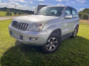 Pelēks Toyota Land Cruiser 2005 Tauragė, ar dzinēja tilpumu 2.98 L un nobraukumu 493 tūkst. km par 6300 €, foto  vietnē AUTOMOTO.COM.LV