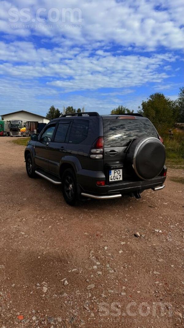 Pelēks Toyota Land Cruiser 2005 Rēzekne, ar dzinēja tilpumu 3.00 L un nobraukumu 377 tūkst. km par 8500 €, foto 7 vietnē AUTOMOTO.COM.LV
