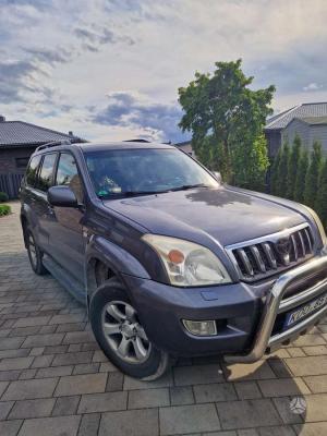 Pelēks Toyota Land Cruiser 2005 Kauņa, ar dzinēja tilpumu 2.98 L un nobraukumu 445 tūkst. km par 9000 €, foto 1 vietnē AUTOMOTO.COM.LV