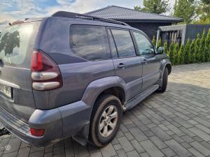 Pelēks Toyota Land Cruiser 2005 Kauņa, ar dzinēja tilpumu 2.98 L un nobraukumu 445 tūkst. km par 9000 €, foto 5 vietnē AUTOMOTO.COM.LV