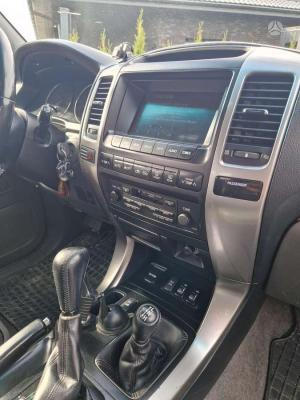 Pelēks Toyota Land Cruiser 2005 Kauņa, ar dzinēja tilpumu 2.98 L un nobraukumu 445 tūkst. km par 9000 €, foto 10 vietnē AUTOMOTO.COM.LV
