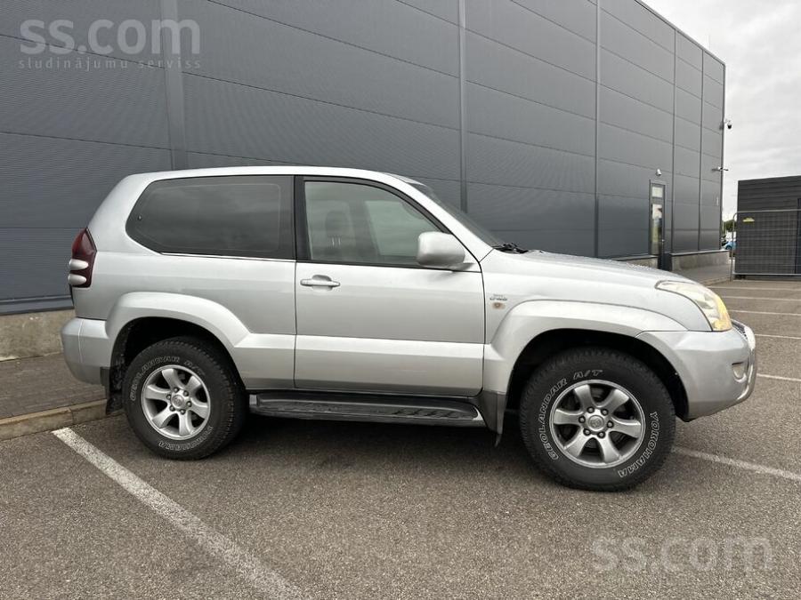 Grey Toyota Land Cruiser 2005 in Riga, with an engine capacity of 3.00 L and mileage of 221 thousand km for 6900 €, photo 4 on AUTOMOTO.COM.LV
