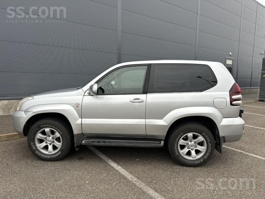 Grey Toyota Land Cruiser 2005 in Riga, with an engine capacity of 3.00 L and mileage of 221 thousand km for 6900 €, photo 7 on AUTOMOTO.COM.LV