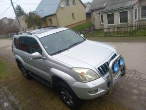 Pelēks Toyota Land Cruiser 2006 Kauņa, ar dzinēja tilpumu 3.00 L un nobraukumu 370 tūkst. km par 9900 €, foto 2 vietnē AUTOMOTO.COM.LV