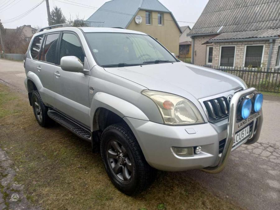 Pelēks Toyota Land Cruiser 2006 Kauņa, ar dzinēja tilpumu 3.00 L un nobraukumu 370 tūkst. km par 9900 €, foto 6 vietnē AUTOMOTO.COM.LV