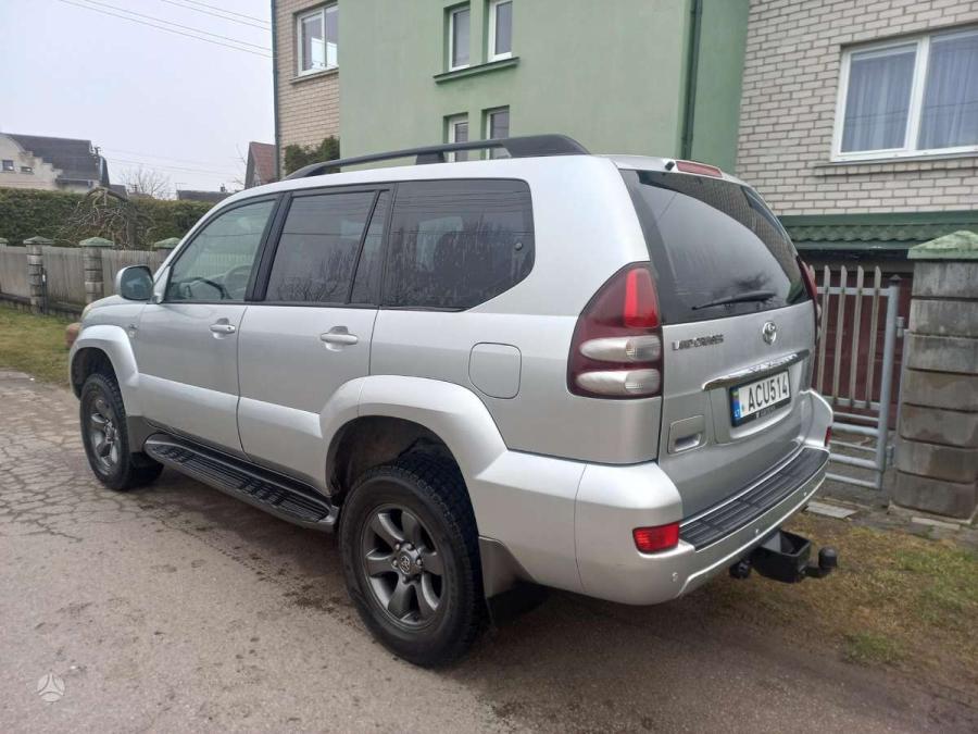 Pelēks Toyota Land Cruiser 2006 Kauņa, ar dzinēja tilpumu 3.00 L un nobraukumu 370 tūkst. km par 9900 €, foto 9 vietnē AUTOMOTO.COM.LV