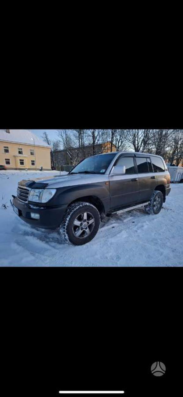 Pelēks Toyota Land Cruiser 2006 Tallina, ar dzinēja tilpumu 4.16 L un nobraukumu 400 tūkst. km par 13000 €, foto 1 vietnē AUTOMOTO.COM.LV