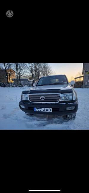 Pelēks Toyota Land Cruiser 2006 Tallina, ar dzinēja tilpumu 4.16 L un nobraukumu 400 tūkst. km par 13000 €, foto 3 vietnē AUTOMOTO.COM.LV
