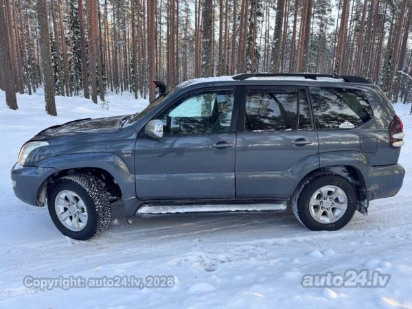 Grey Toyota Land Cruiser 2006 in Tallinn, with an engine capacity of 3.00 L and mileage of 320 thousand km for 9500 €, photo 4 on AUTOMOTO.COM.LV