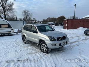Pelēks Toyota Land Cruiser 2006 Tallina, ar dzinēja tilpumu 3.00 L un nobraukumu 314 tūkst. km par 7900 €, foto  vietnē AUTOMOTO.COM.LV