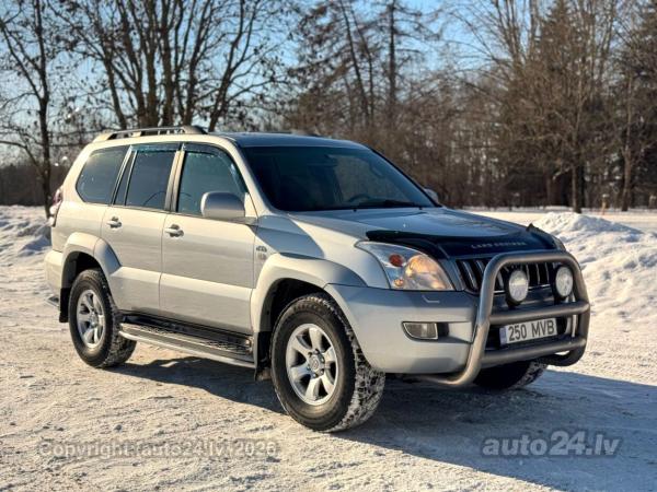 Pelēks Toyota Land Cruiser 2006 Tallina, ar dzinēja tilpumu 3.00 L un nobraukumu 309 tūkst. km par 7990 €, foto 2 vietnē AUTOMOTO.COM.LV