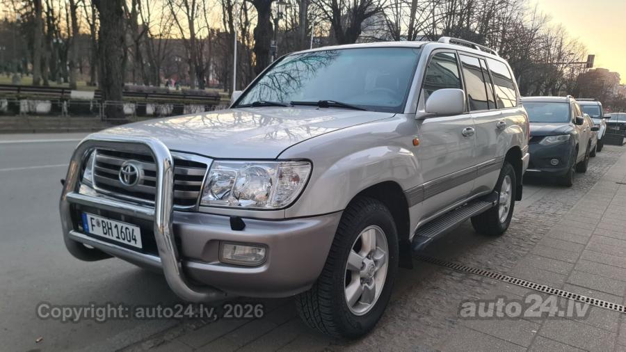 Grey Toyota Land Cruiser 2006 in Tallinn, with an engine capacity of 4.20 L and mileage of 234 thousand km for 17777 €, photo 1 on AUTOMOTO.COM.LV
