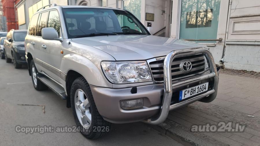Grey Toyota Land Cruiser 2006 in Tallinn, with an engine capacity of 4.20 L and mileage of 234 thousand km for 17777 €, photo 6 on AUTOMOTO.COM.LV