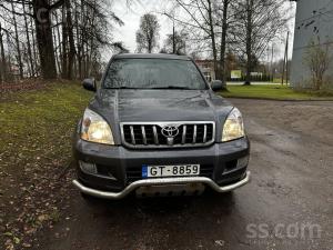 Pelēks Toyota Land Cruiser 2006 Valmiera, ar dzinēja tilpumu 3.00 L un nobraukumu 357 tūkst. km par 5400 €, foto  vietnē AUTOMOTO.COM.LV