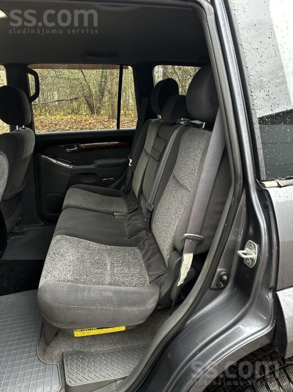 Pelēks Toyota Land Cruiser 2006 Valmiera, ar dzinēja tilpumu 3.00 L un nobraukumu 357 tūkst. km par 5400 €, foto 6 vietnē AUTOMOTO.COM.LV