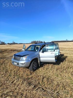 Pelēks Toyota Land Cruiser 2006 Valmiera, ar dzinēja tilpumu 3.00 L un nobraukumu 260 tūkst. km par 10800 €, foto 4 vietnē AUTOMOTO.COM.LV