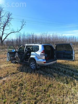 Pelēks Toyota Land Cruiser 2006 Valmiera, ar dzinēja tilpumu 3.00 L un nobraukumu 260 tūkst. km par 10800 €, foto 5 vietnē AUTOMOTO.COM.LV