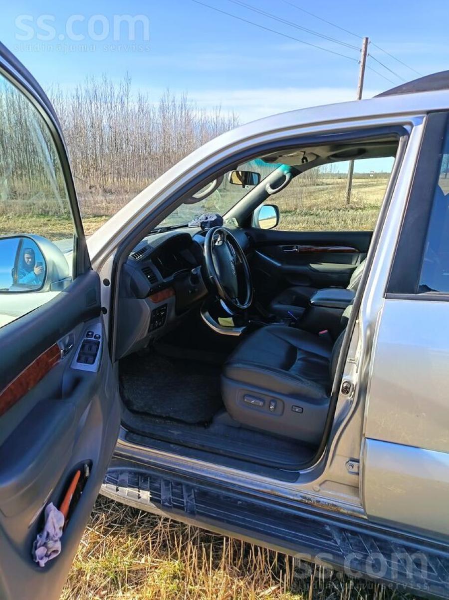 Pelēks Toyota Land Cruiser 2006 Valmiera, ar dzinēja tilpumu 3.00 L un nobraukumu 260 tūkst. km par 10800 €, foto 7 vietnē AUTOMOTO.COM.LV