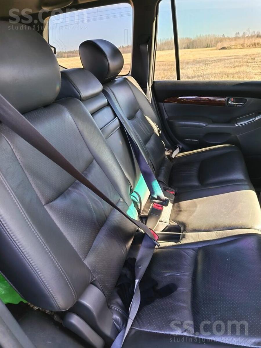 Pelēks Toyota Land Cruiser 2006 Valmiera, ar dzinēja tilpumu 3.00 L un nobraukumu 260 tūkst. km par 10800 €, foto 9 vietnē AUTOMOTO.COM.LV