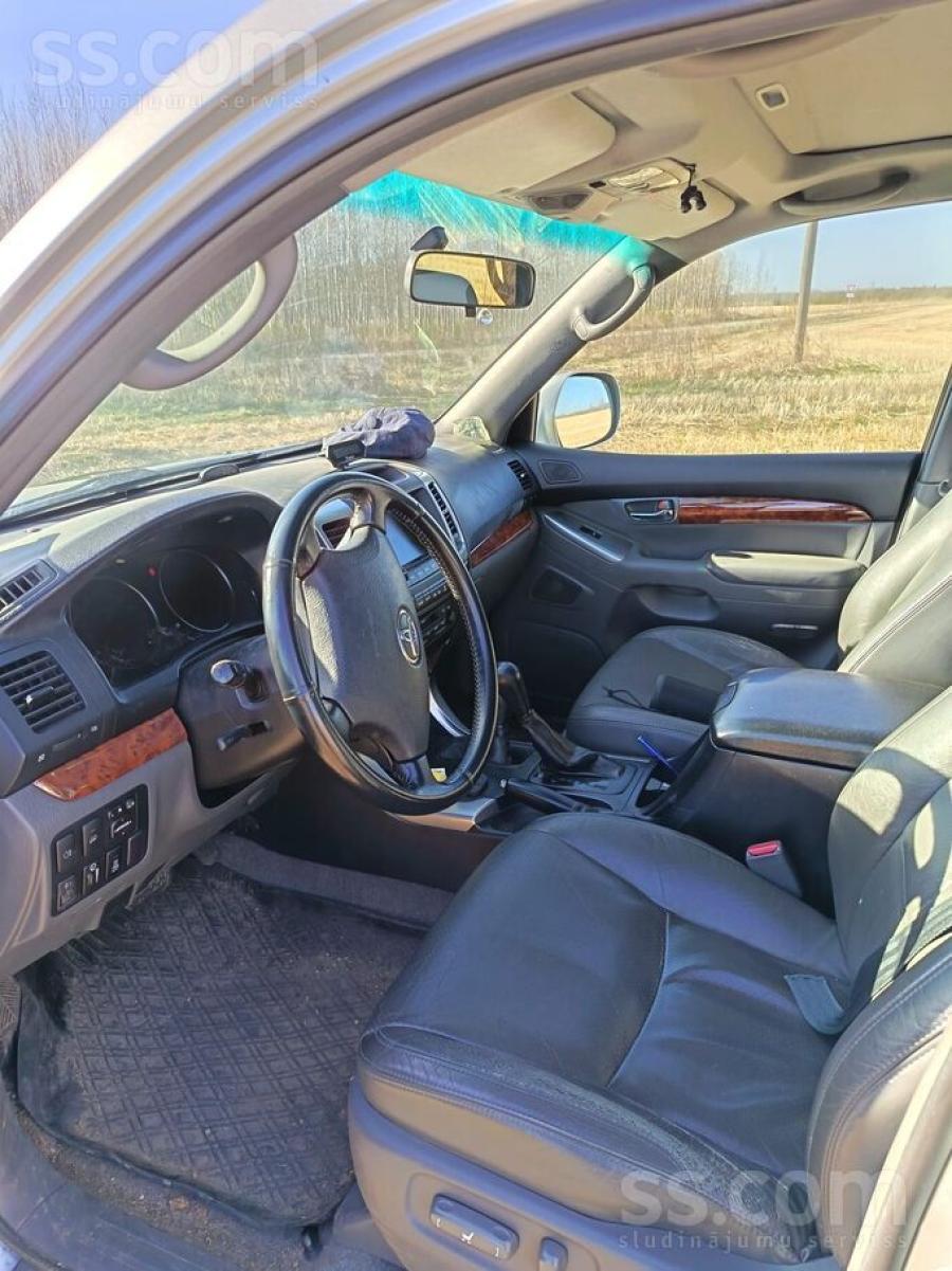 Pelēks Toyota Land Cruiser 2006 Valmiera, ar dzinēja tilpumu 3.00 L un nobraukumu 260 tūkst. km par 10800 €, foto 11 vietnē AUTOMOTO.COM.LV