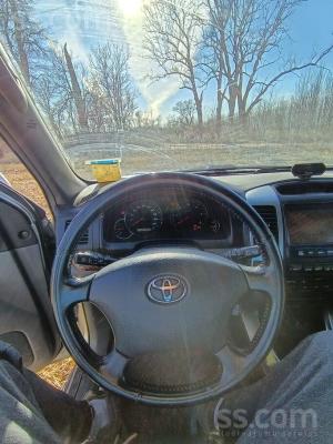 Pelēks Toyota Land Cruiser 2006 Valmiera, ar dzinēja tilpumu 3.00 L un nobraukumu 260 tūkst. km par 10800 €, foto 12 vietnē AUTOMOTO.COM.LV