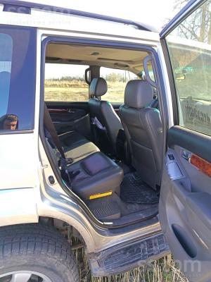 Pelēks Toyota Land Cruiser 2006 Valmiera, ar dzinēja tilpumu 3.00 L un nobraukumu 260 tūkst. km par 10800 €, foto 17 vietnē AUTOMOTO.COM.LV