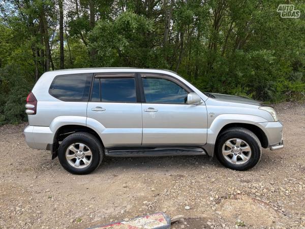 Grey Toyota Land Cruiser 2006 in Alytus, with an engine capacity of 3.00 L and mileage of 360 thousand km for 8500 €, photo 4 on AUTOMOTO.COM.LV