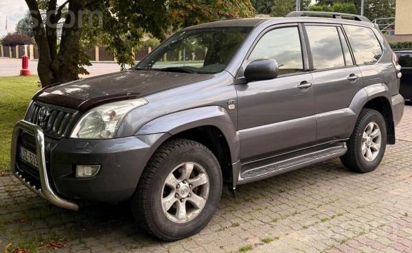 Pelēks Toyota Land Cruiser 2006 Ventspils, ar dzinēja tilpumu 2.90 L un nobraukumu 318 tūkst. km par 13000 €, foto 2 vietnē AUTOMOTO.COM.LV