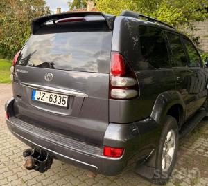 Pelēks Toyota Land Cruiser 2006 Ventspils, ar dzinēja tilpumu 2.90 L un nobraukumu 318 tūkst. km par 13000 €, foto 6 vietnē AUTOMOTO.COM.LV