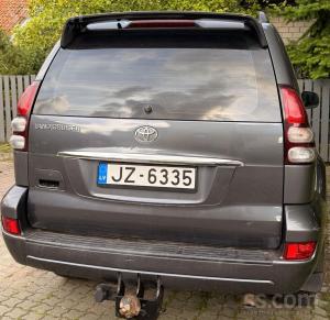 Pelēks Toyota Land Cruiser 2006 Ventspils, ar dzinēja tilpumu 2.90 L un nobraukumu 318 tūkst. km par 13000 €, foto 7 vietnē AUTOMOTO.COM.LV