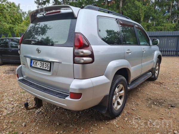 Grey Toyota Land Cruiser 2006 in Cesis, with an engine capacity of 3.00 L and mileage of 355 thousand km for 9800 €, photo 5 on AUTOMOTO.COM.LV