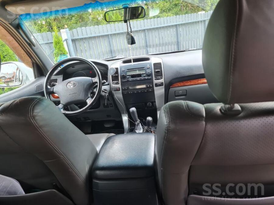 Pelēks Toyota Land Cruiser 2006 Cēsis, ar dzinēja tilpumu 3.00 L un nobraukumu 355 tūkst. km par 9800 €, foto 6 vietnē AUTOMOTO.COM.LV